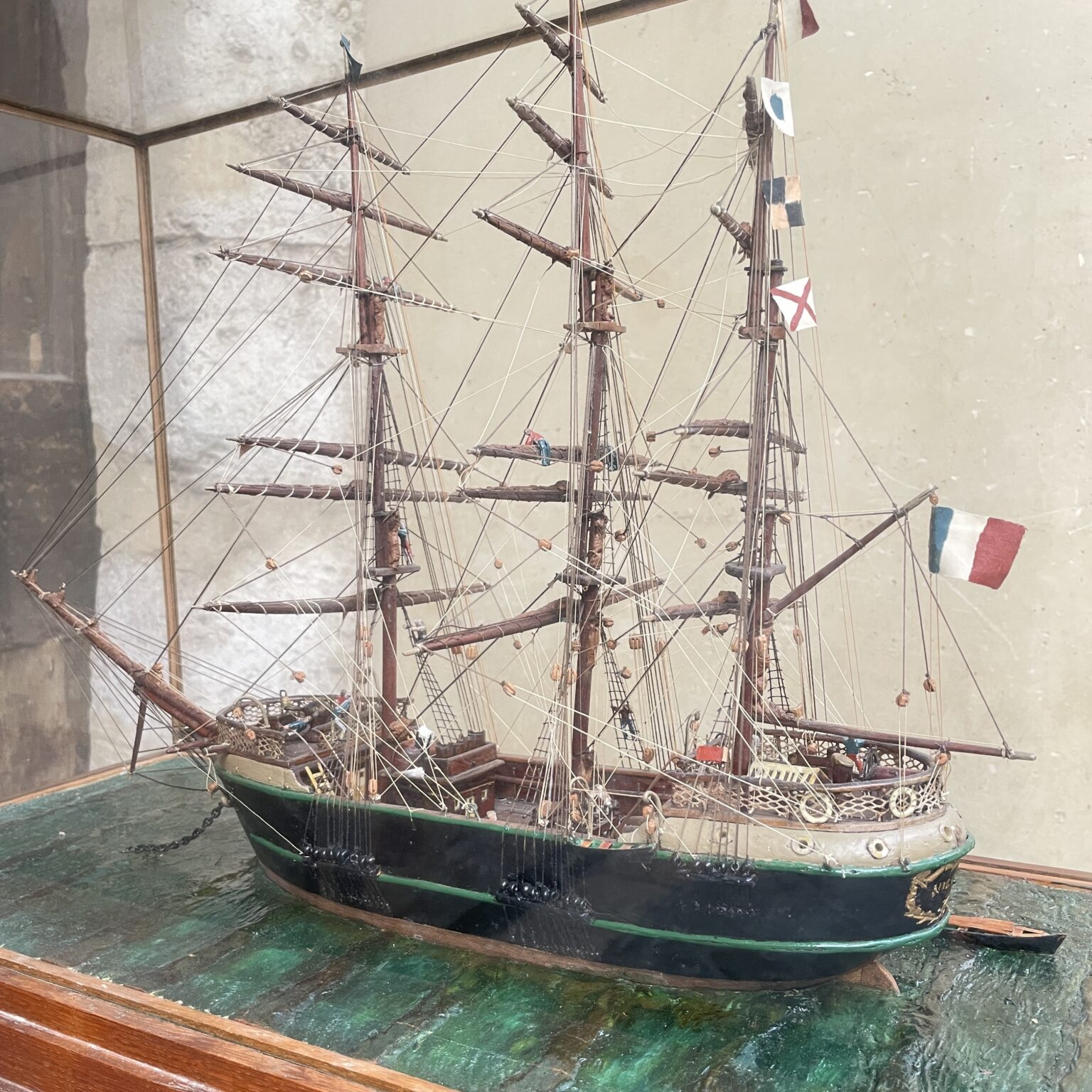 Maquette de Bateau Baleinière le Nicolas II - Antiquités Lassaussois
